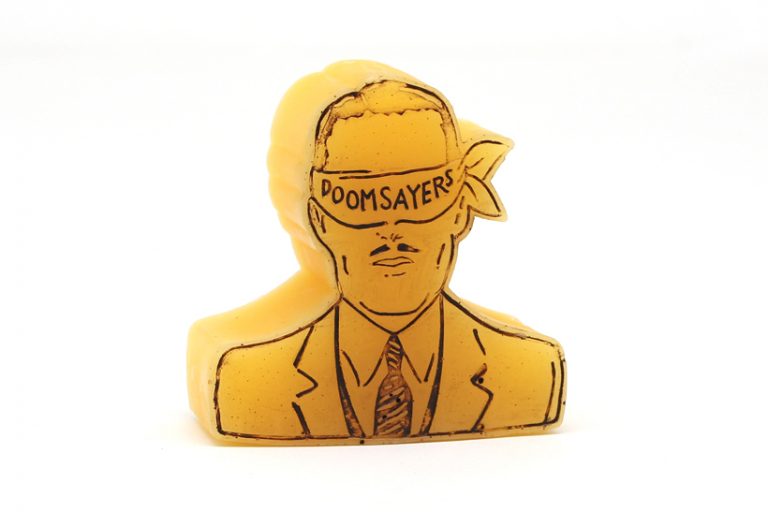 doom_sayers_accesory_003 | VHSMAG